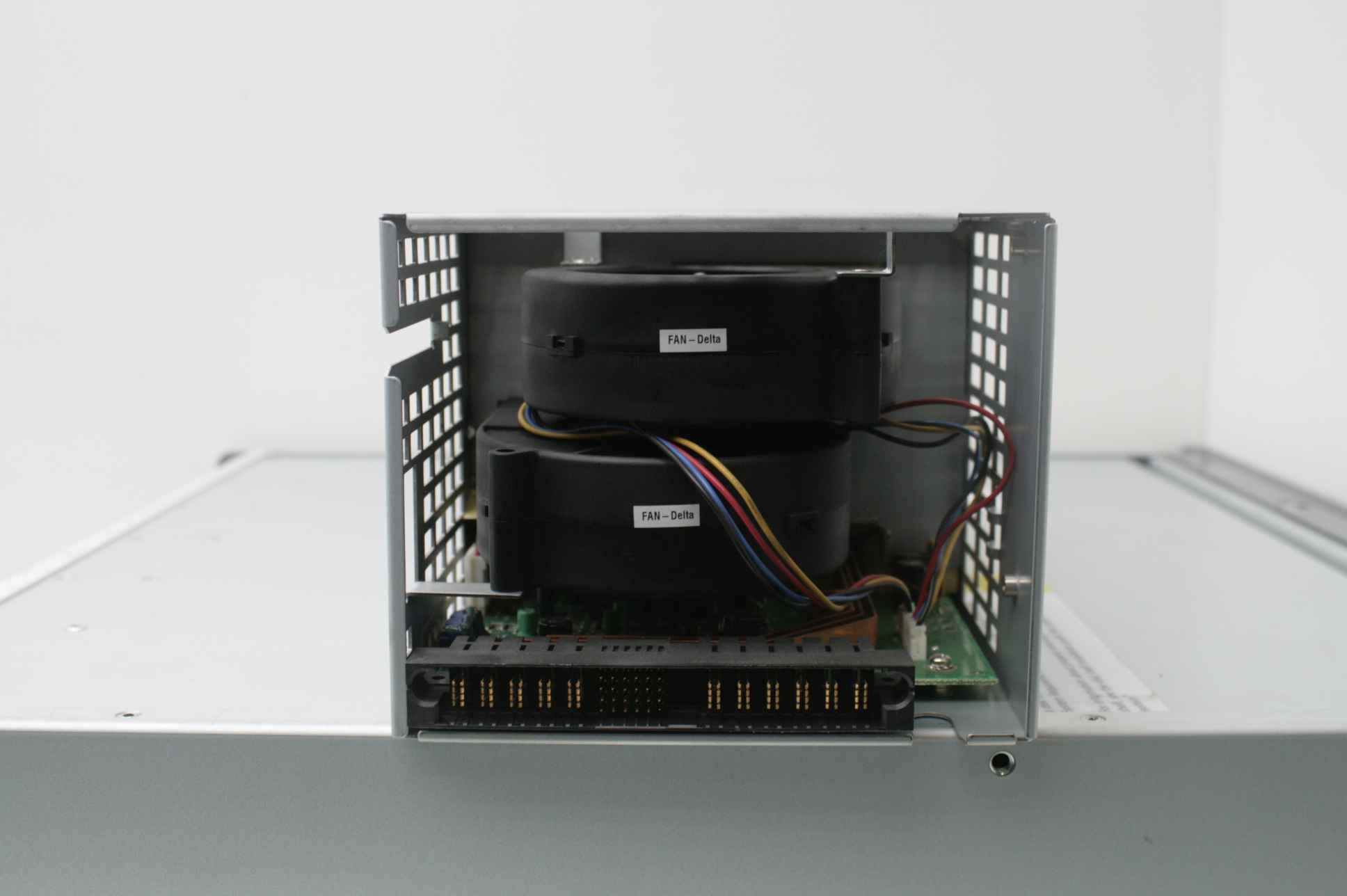 NetApp NAF-0601 Filer, FULL SYSTEM FAS3040 Filer w/ 6x NetApp DS14MK4 ...