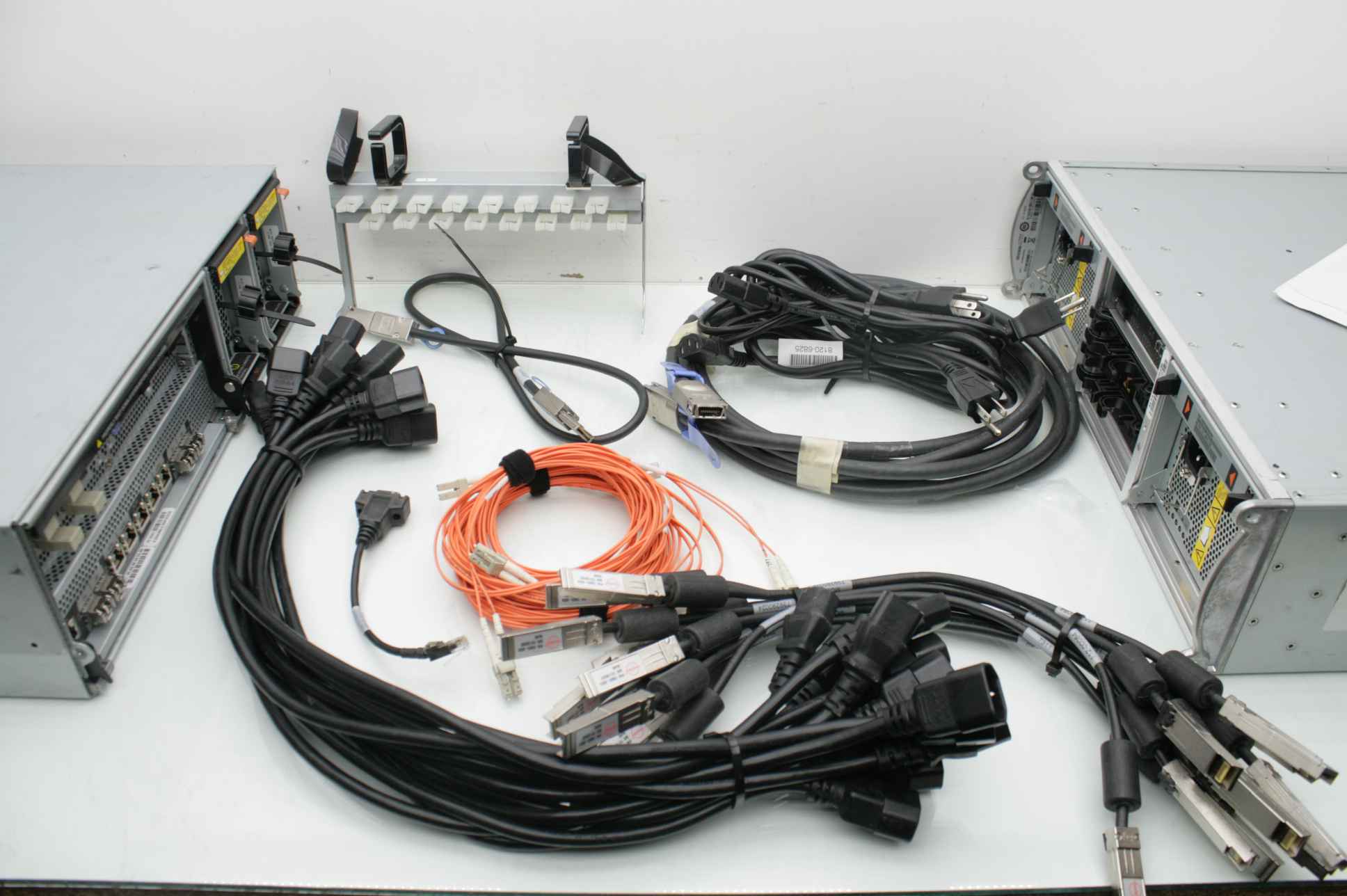 NetApp NAF-0601 Filer, FULL SYSTEM FAS3040 Filer w/ 6x NetApp DS14MK4 ...