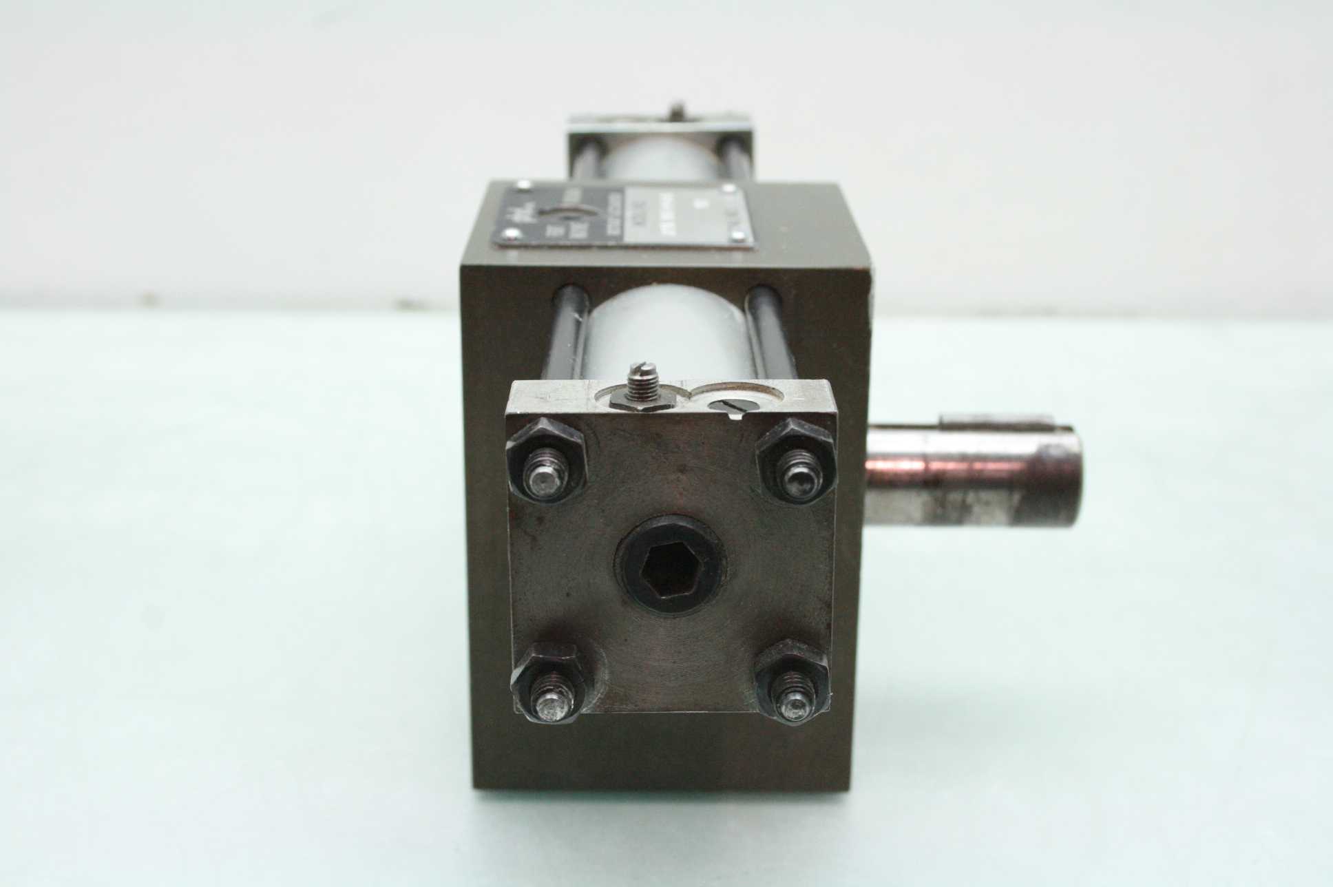 PHD R11A 3045-P-B-A Pneumatic Rotary Air Actuator 1-3/8 PHD R11A 3045-P-B-A Pneumatic Rotary Air Actuator 1-3/8